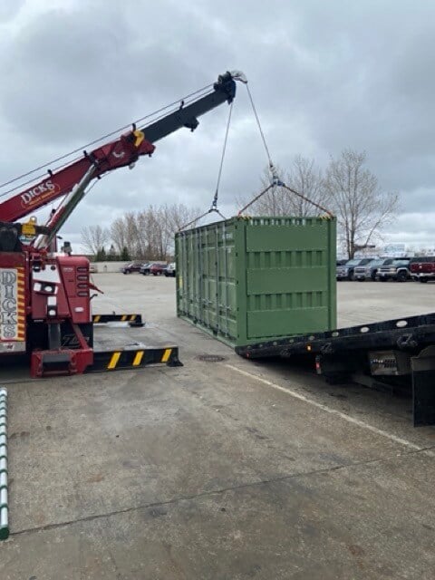 Container Delivery Basics: Tilt-Bed, Flat-Bed, or Chassis