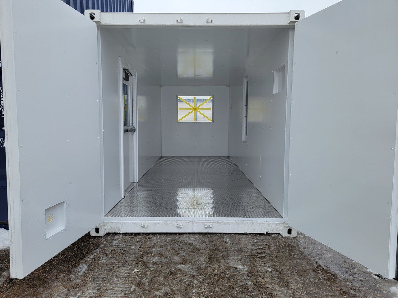 Turn a Shipping Container into an Artist Room — Super Cubes