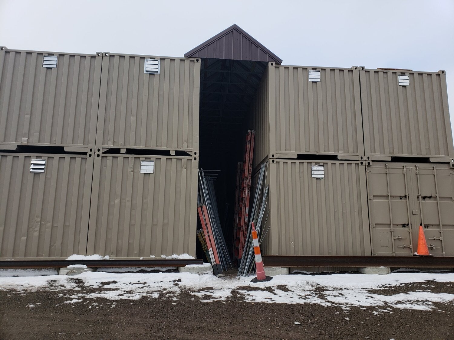 Double-decker Containers Add Extra Warehouse Space — Super Cubes